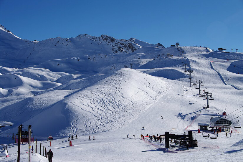 Französische Alpen: Urlaubstipps für Sommer & Winter