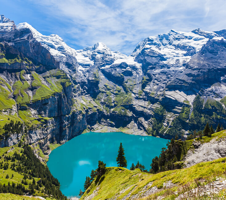 Oeschinensee: Bergsee im Berner Oberland in der Schweiz
