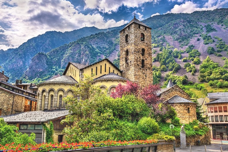 Andorra in den Pyrenäen: Orte, Sehenswürdigkeiten & Natur