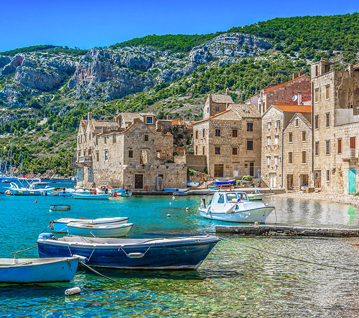 Insel Vis in Kroatien: Strände & Top Sehenswürdigkeiten