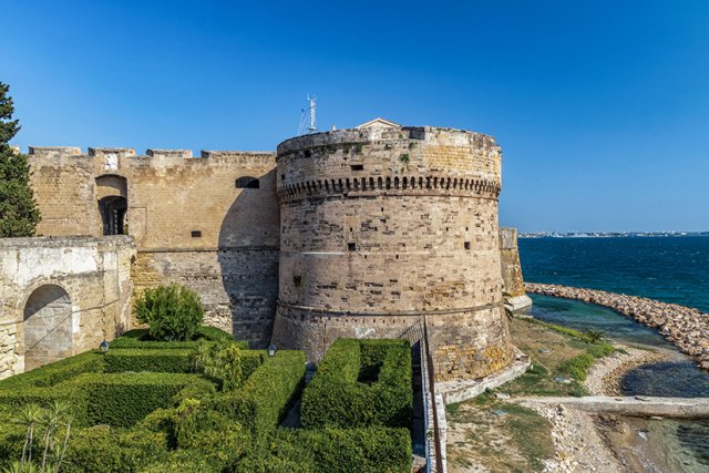 Tarent: Altstadt & Traumstrände in Apulien entdecken