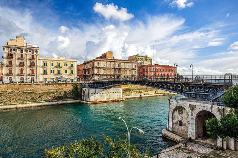 Tarent: Altstadt & Traumstrände in Apulien entdecken