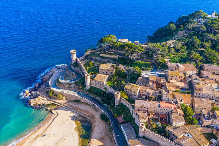 Tossa de Mar: Reisetipps zu Sehenswürdigkeiten & Stränden