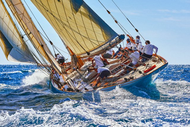 Segeln im Urlaub: Top 10 Ziele für Segeltörns auf Reisen