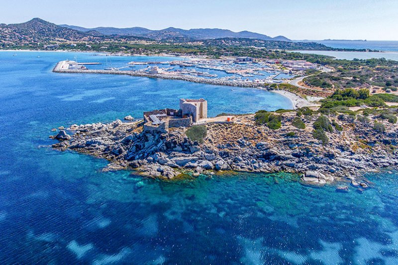 Villasimius: Strände & die Top Sehenswürdigkeiten im Ort