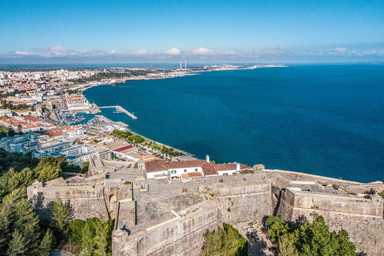 Setúbal in Portugal: Delfine, Strand & Sehenswürdigkeiten