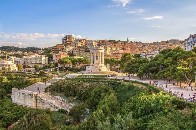 Ancona in Italien: Sehenswürdigkeiten, Strände & mehr