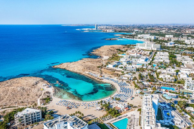 Ayia Napa auf Zypern: Strände, Sehenswürdigkeiten & Party