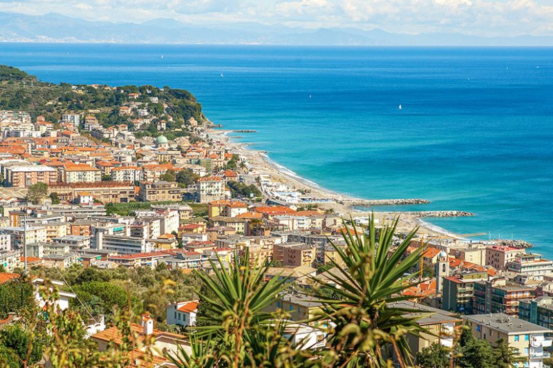 Savona in Italien: Hafen, Sehenswürdigkeiten und mehr