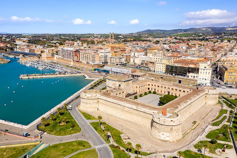 Civitavecchia in Italien: Sehenswürdigkeiten, Hafen & mehr