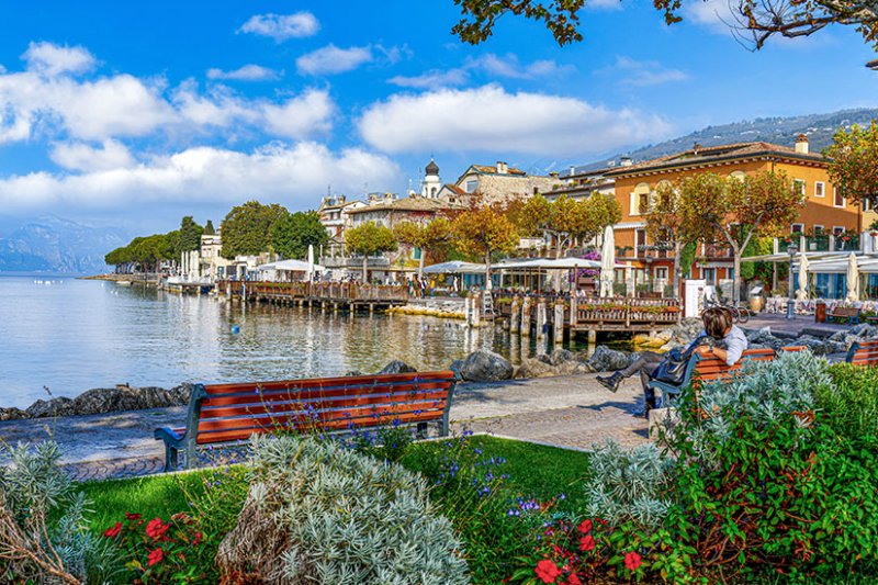 Torri del Benaco am Gardasee: Altstadt und Strand