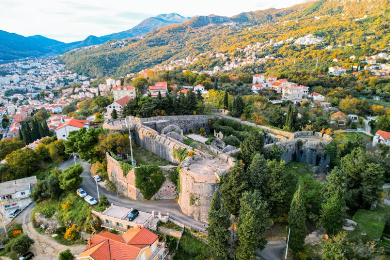Herceg Novi in Montenegro: Strände und Altstadt